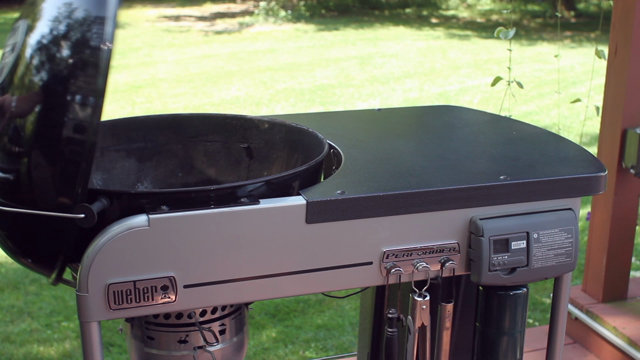 Weber Performer Deluxe 22-Inch Outdoor BBQ Charcoal Grill With Touch-N ...
