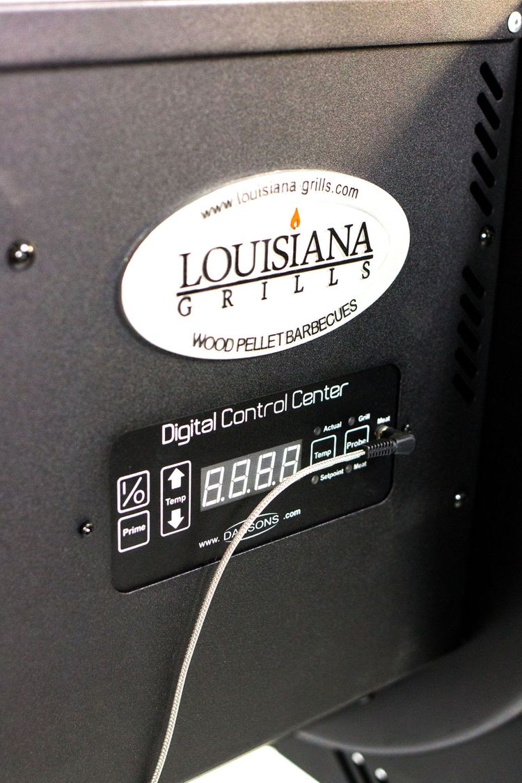 Louisiana Grills LG900 Pellet Grill with Flame Broiler — ExclusiveBuys.net